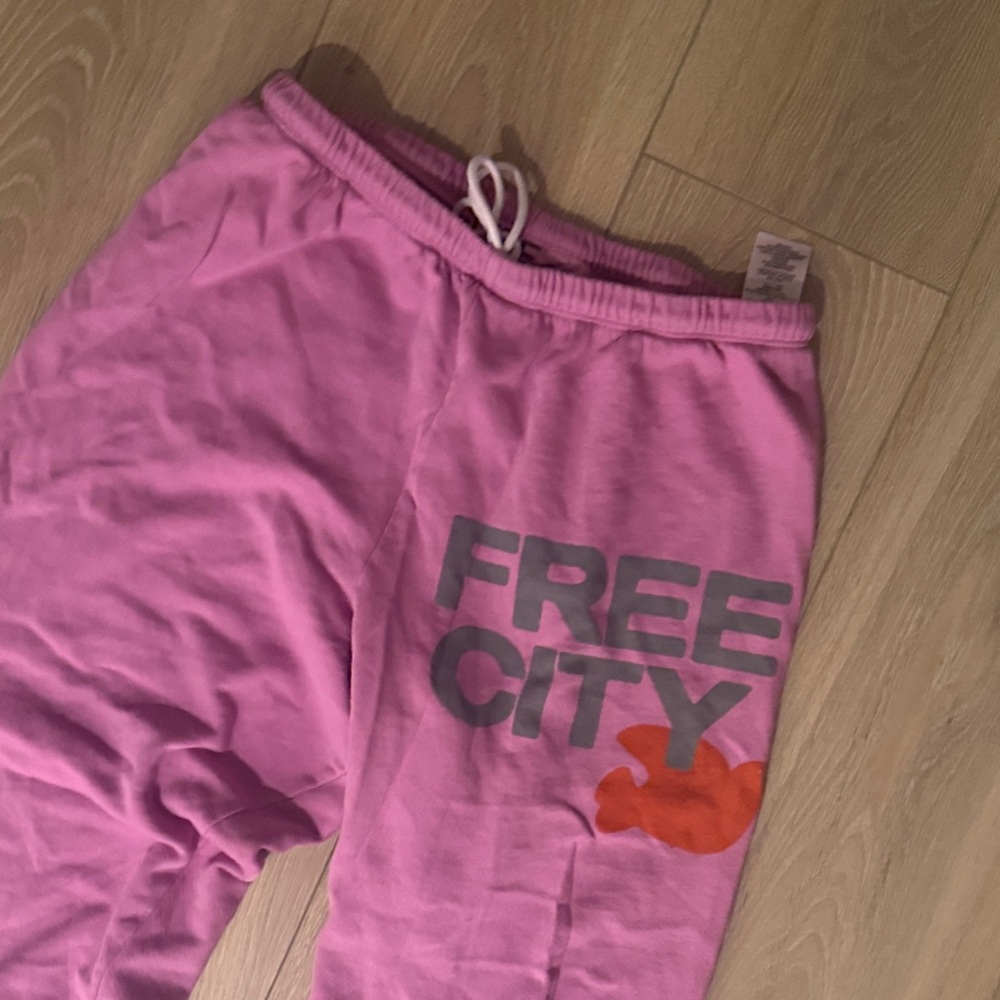 Free City Sweats - Gem